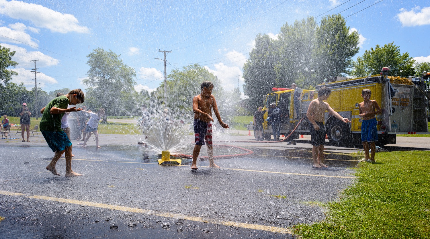 Dublin mural volunteers help brighten county - Western Wayne News