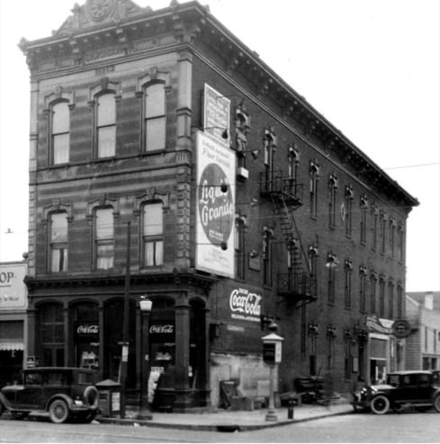 Readmore building receives RNR help - Western Wayne News