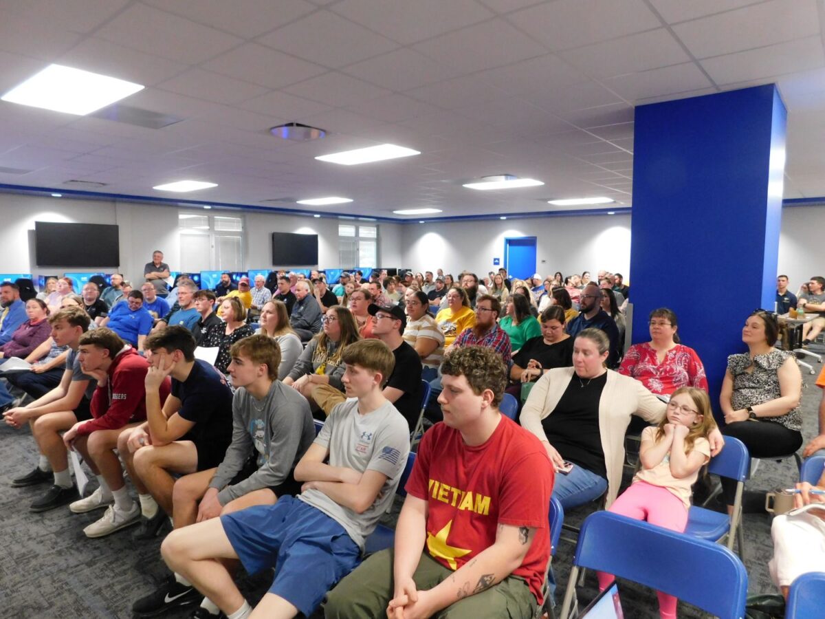 Concerns fuel packed school board meeting - Western Wayne News