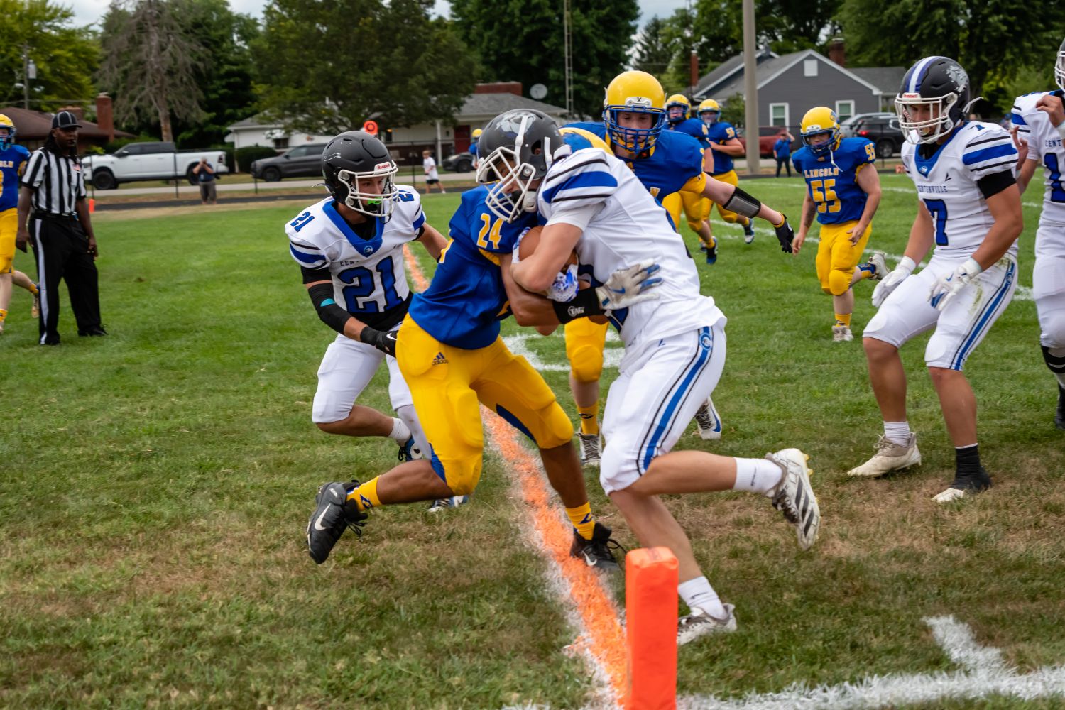 Bulldogs crush Eagles 83-0 in season opener - Western Wayne News