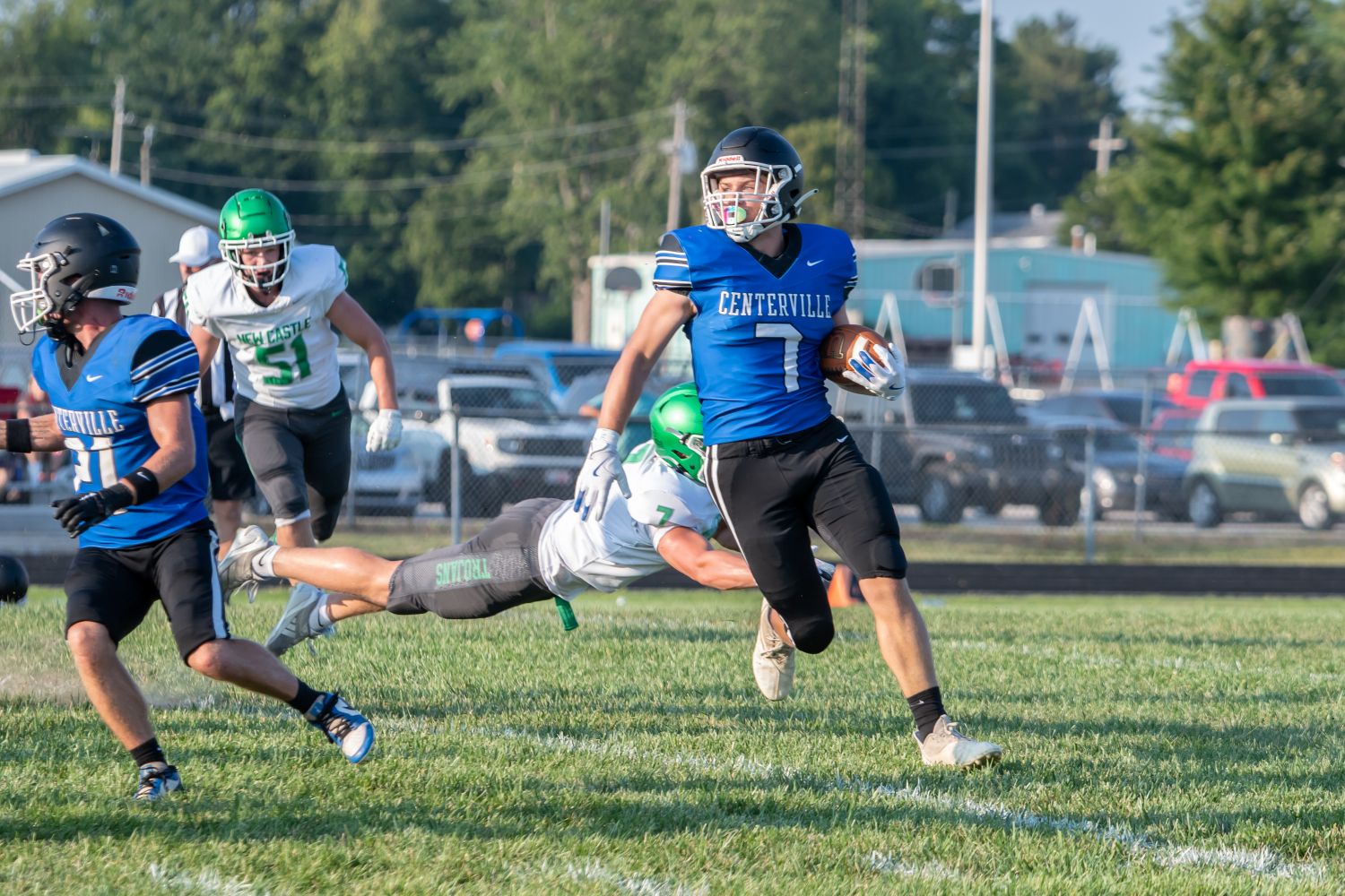 Area football teams finish up season prep - Western Wayne News