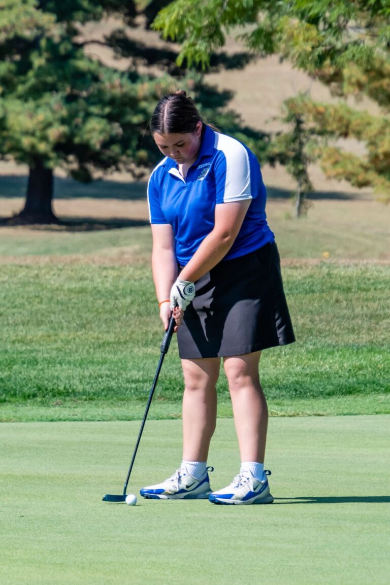 Lady Red Devils win sectional title - Western Wayne News