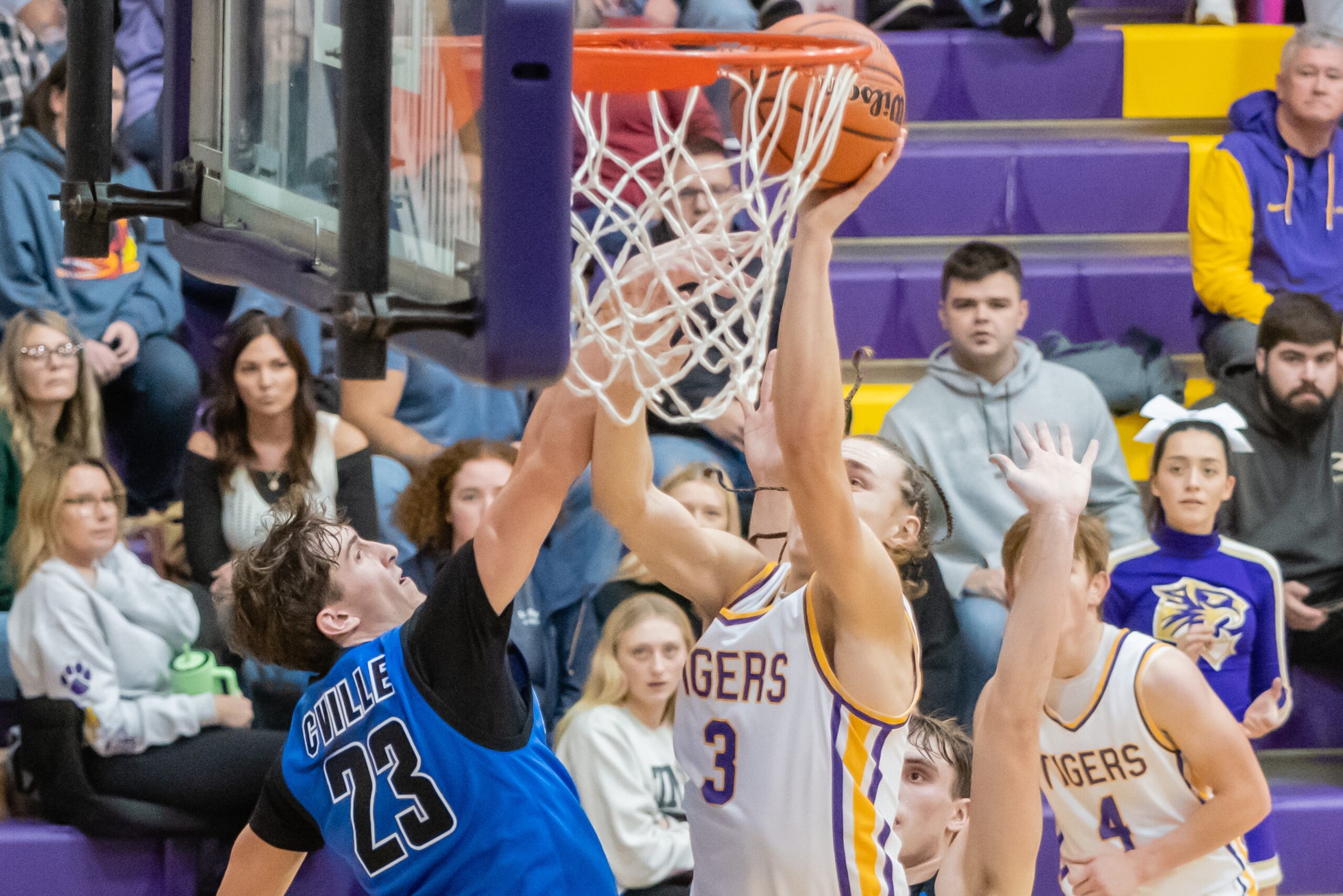 Bulldogs win physical battle, stay unbeaten - Western Wayne News