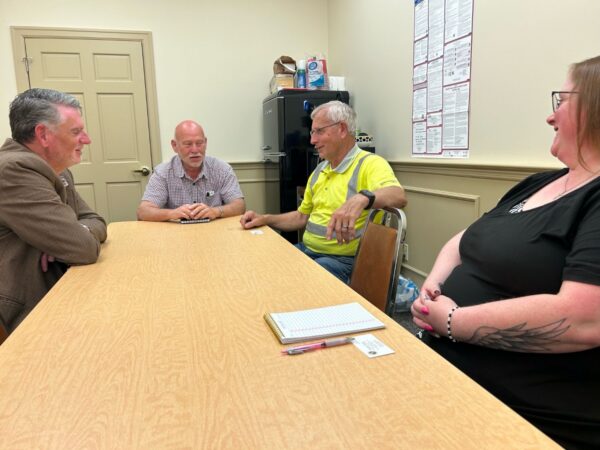 State treasurer visits Centerville - Western Wayne News